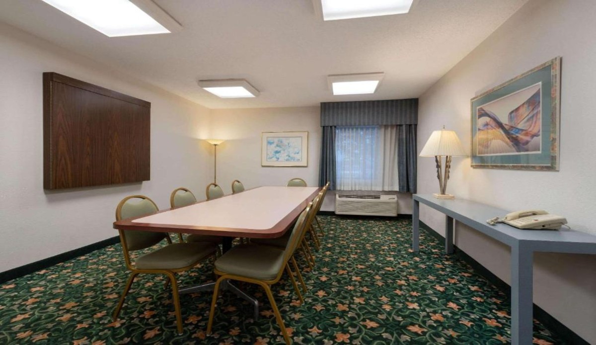 La Quinta Inn Cleveland Independence Hotel | Hotels in Independence Ohio